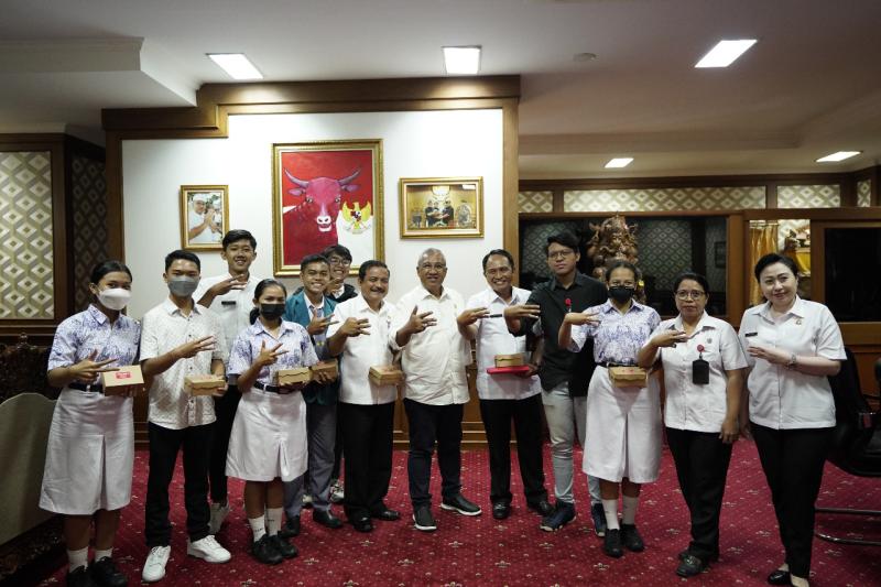 Ketua DPRD Badung Menerima Audiensi Pengurus FAD Badung | Bali Tribune Ketua DPRD Badung Menerima Audiensi Pengurus FAD Badung | Bali Tribune